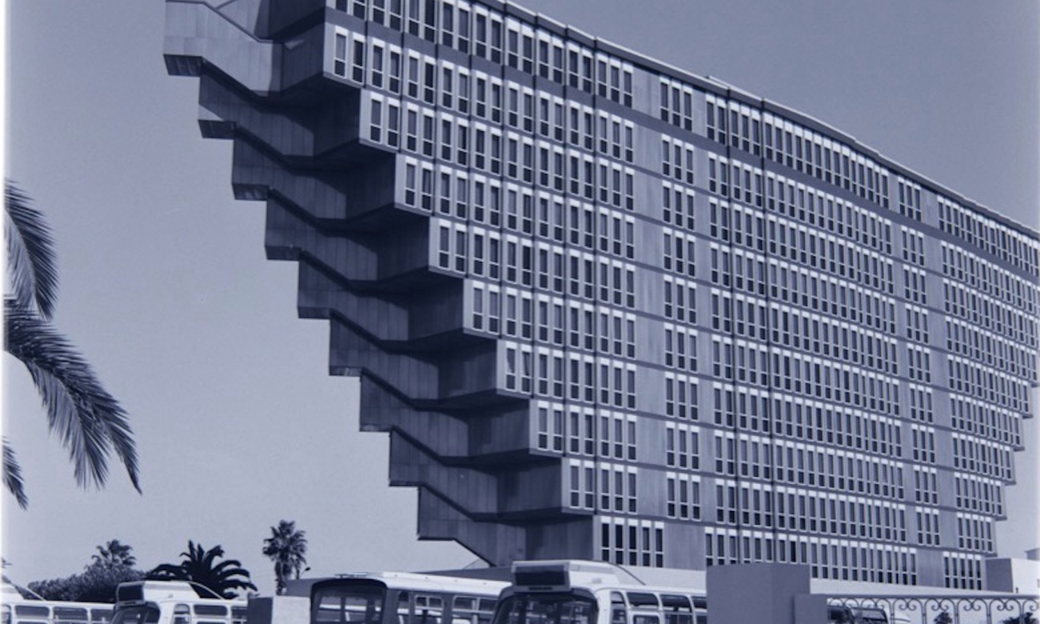 Monolithic: Architectural Snapshots – Doek!